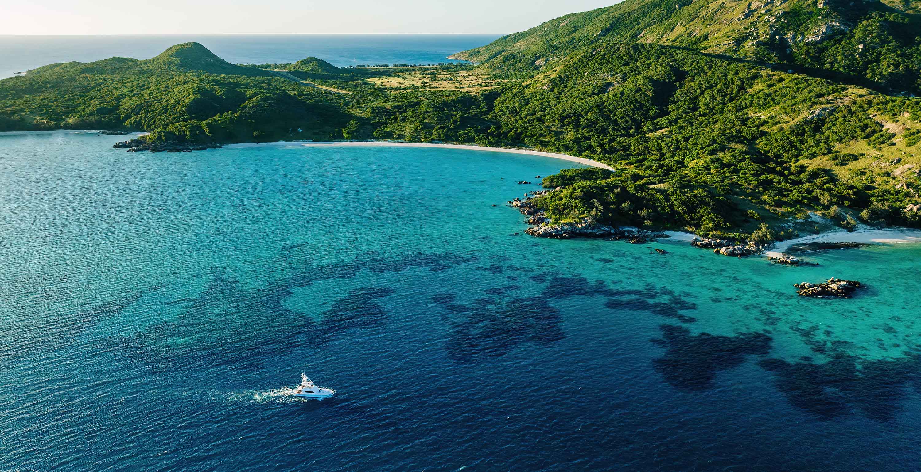 Lizard Island Whale Migration - Luxurylodgesofaustralia.com.au